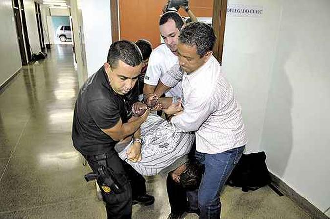 Homem Que Matou O Pai E Feriu A Mãe E O Irmão Disse Não Estar