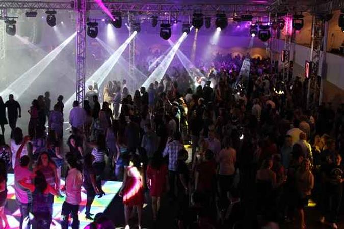 Festa volta aos anos 80 anima o sábado de Brasília - Diversão e Arte